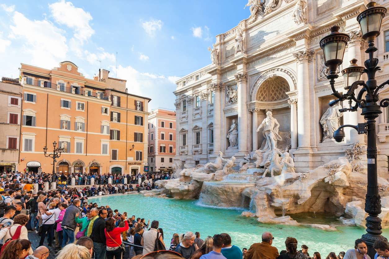 Roma passa a cobrar taxa para foto na Fontana di Trevi