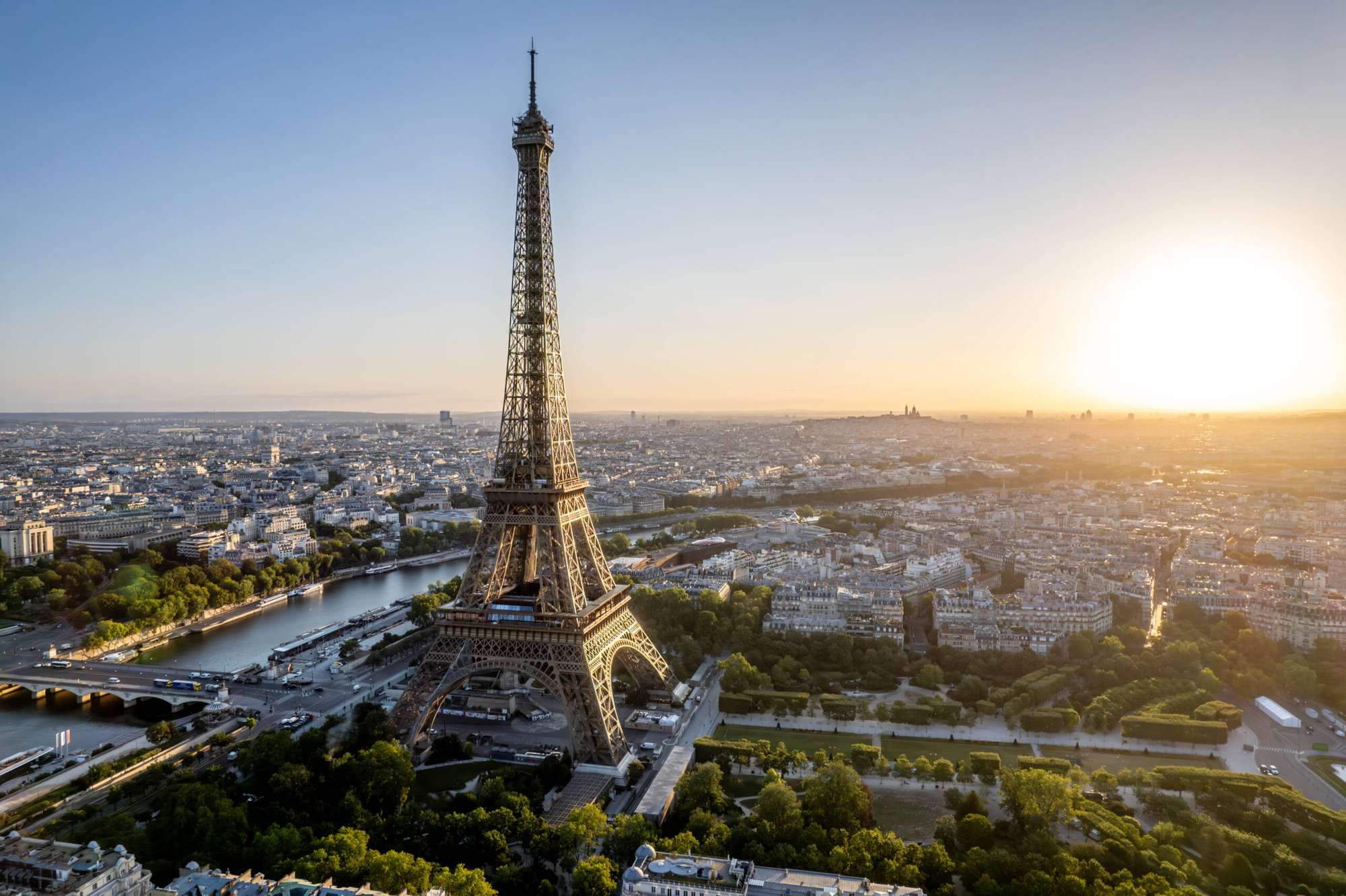 Conheça 10 curiosidades sobre a Torre Eiffel que você não tinha ideia
