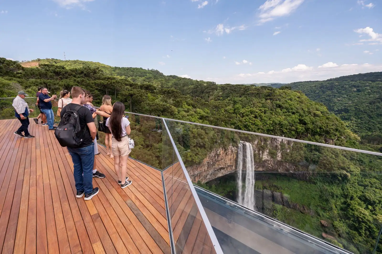 Canela ganha mirante com vista incrível para Cascata do Caracol