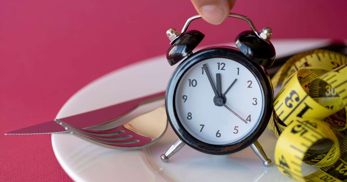 Riscos do jejum intermitente: estudo alerta sobre quem não deve fazer