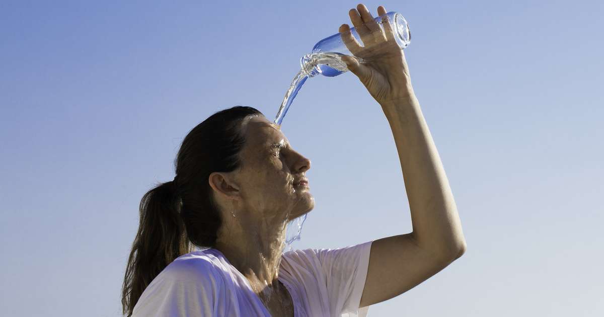 Sinais incomuns de desidratação para alertar que você precisa beber água