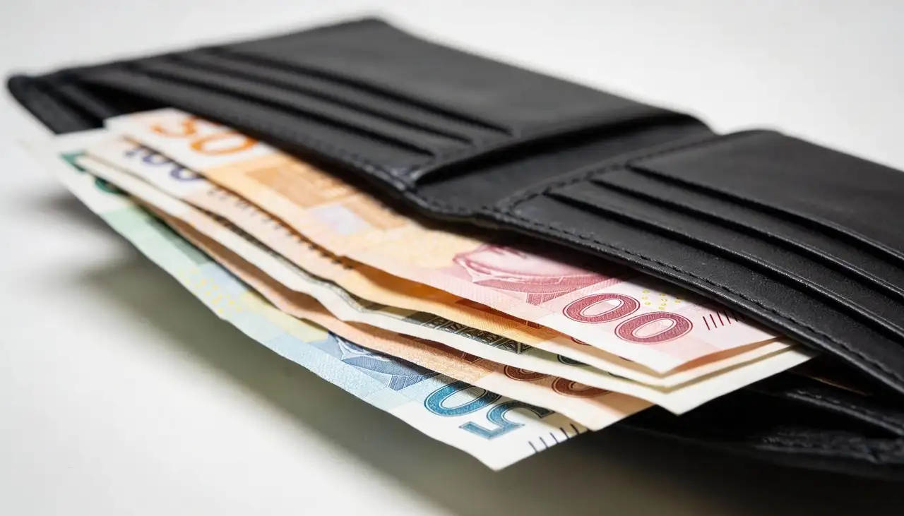 Como a cor da sua carteira pode estar bloqueando a entrada de dinheiro ...